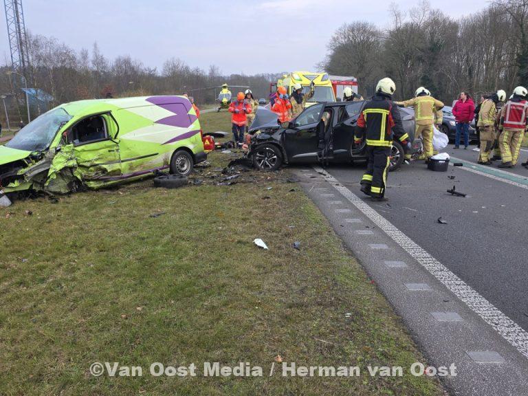 Update: Ernstig ongeval op N34 bij Schipborg met 5 voertuigen (video) – The photo only has value ...